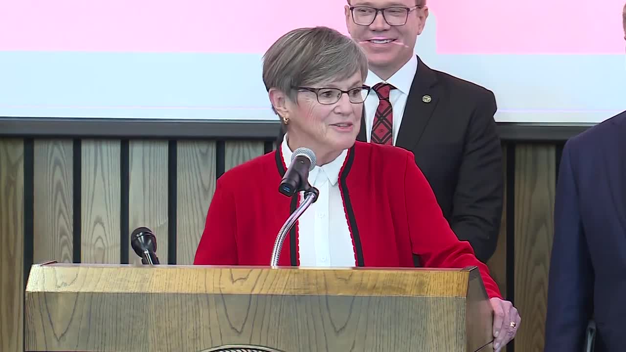 Kansas Gov. Laura Kelly announces Chiefs' move to Kansas