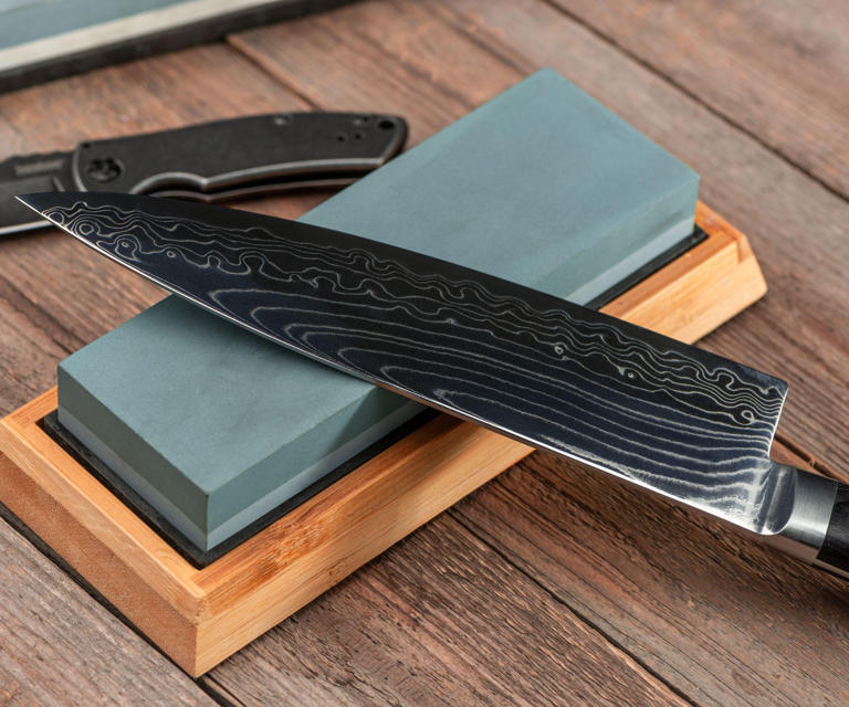 Using this hot water and lemon mix on knives halves the clean-up time