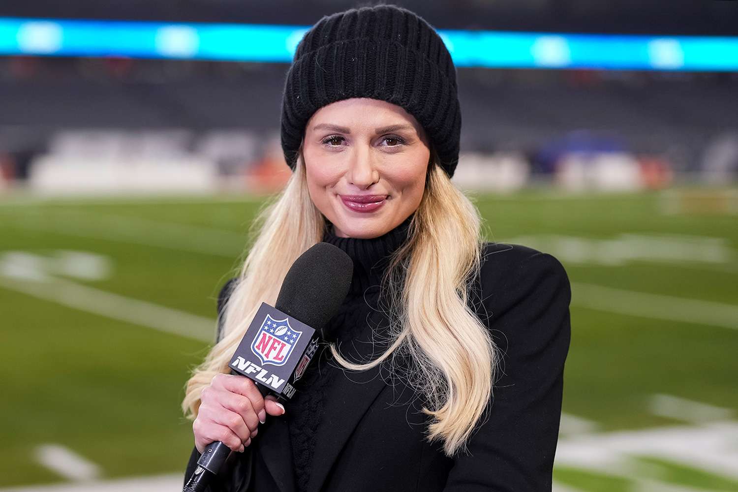 NFL reporter Jane Slater addresses viral bogus report that she died in ...
