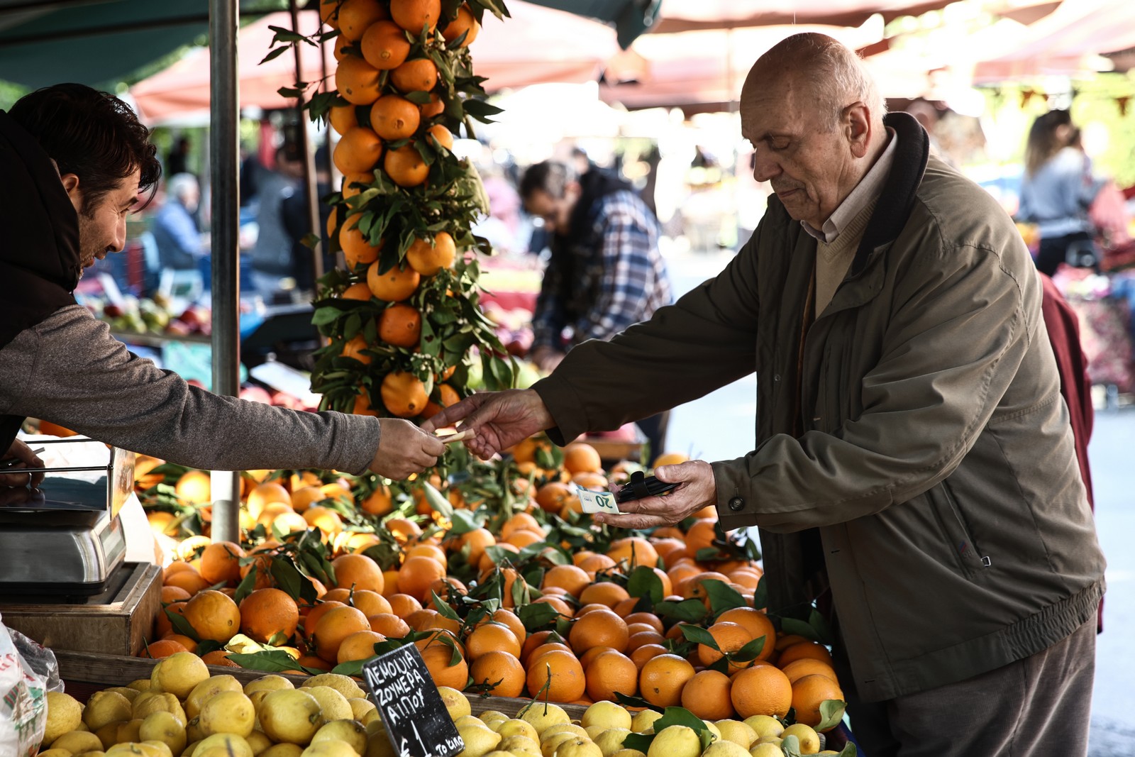Το εορταστικό ωράριο λειτουργίας των λαϊκών αγορών