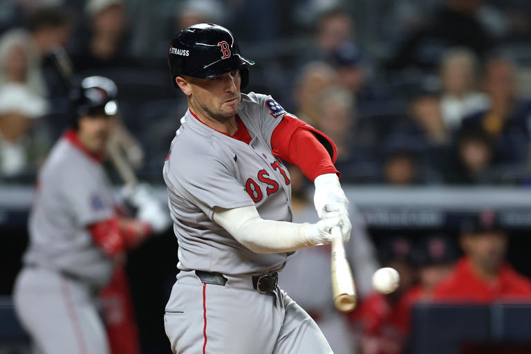 Red Sox projected to sign $182 million veteran after Willson Contreras deal