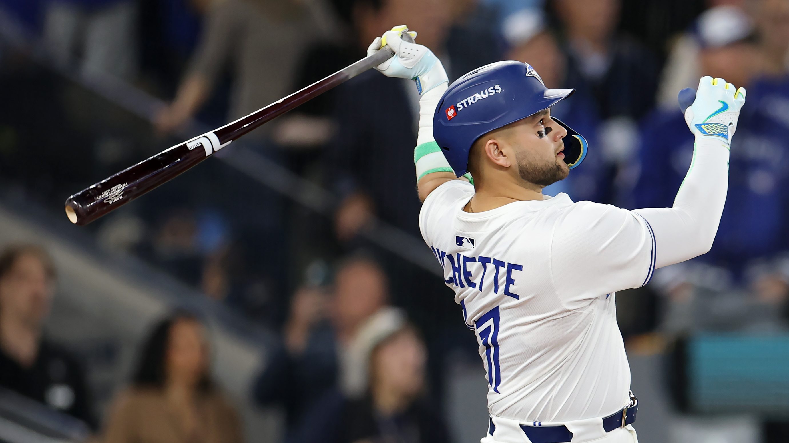 Blue Jays sign exciting 73-RBI free agent bat amidst new trade rumblings