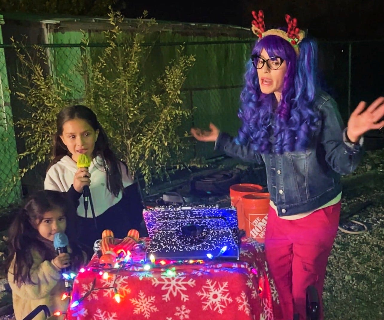 Social media influencer hosts Christmas toy giveaway in Victorville