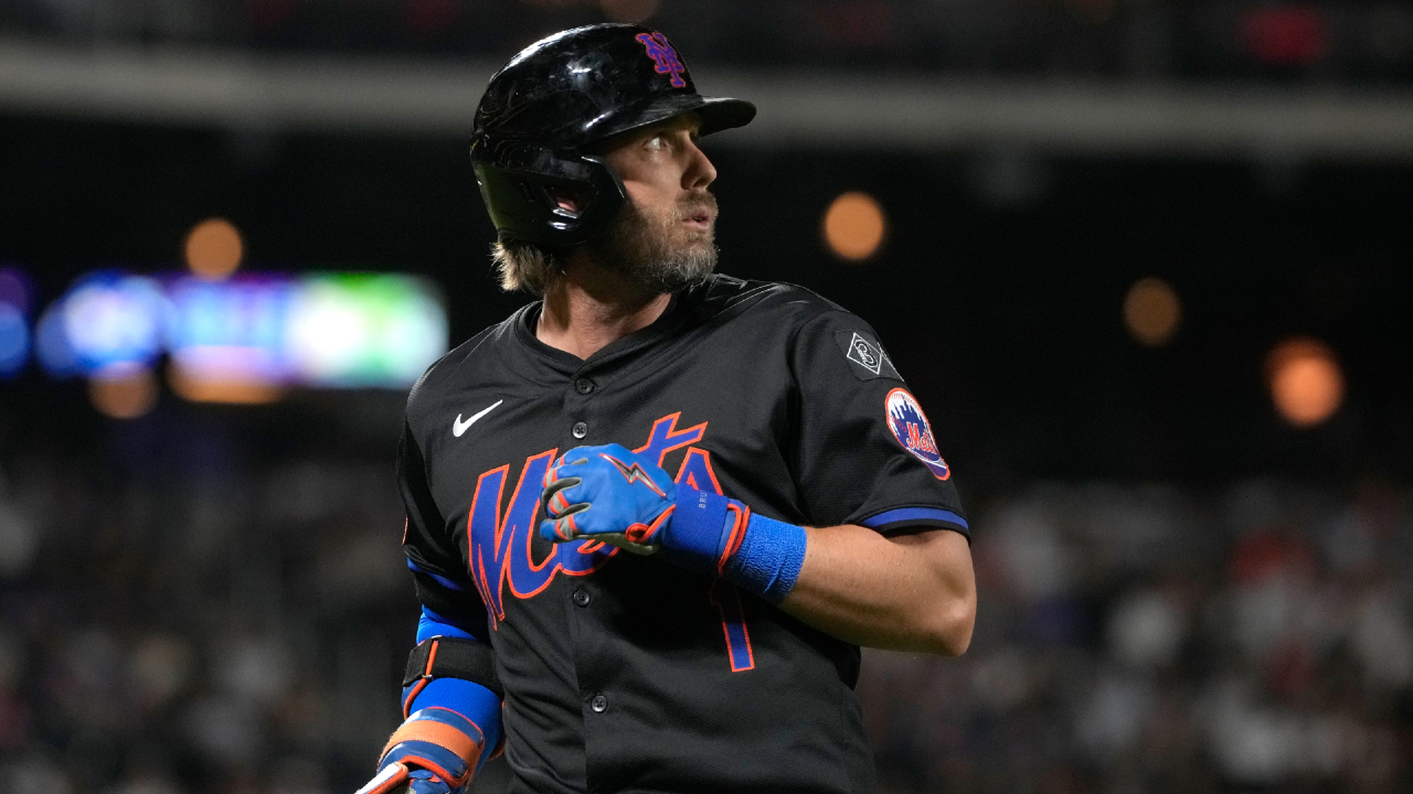 Report: Mets trade second baseman Jeff McNeil to Athletics