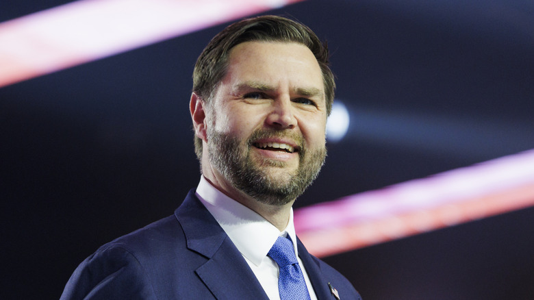 JD Vance & Erika Kirk's painfully awkward behavior at AmFest 2025 says ...