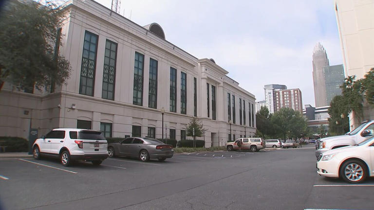 Mayor Vi Lyles brings back public safety committee