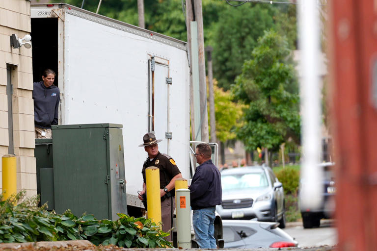 State Historical Society, UI agree to maintain local access to records