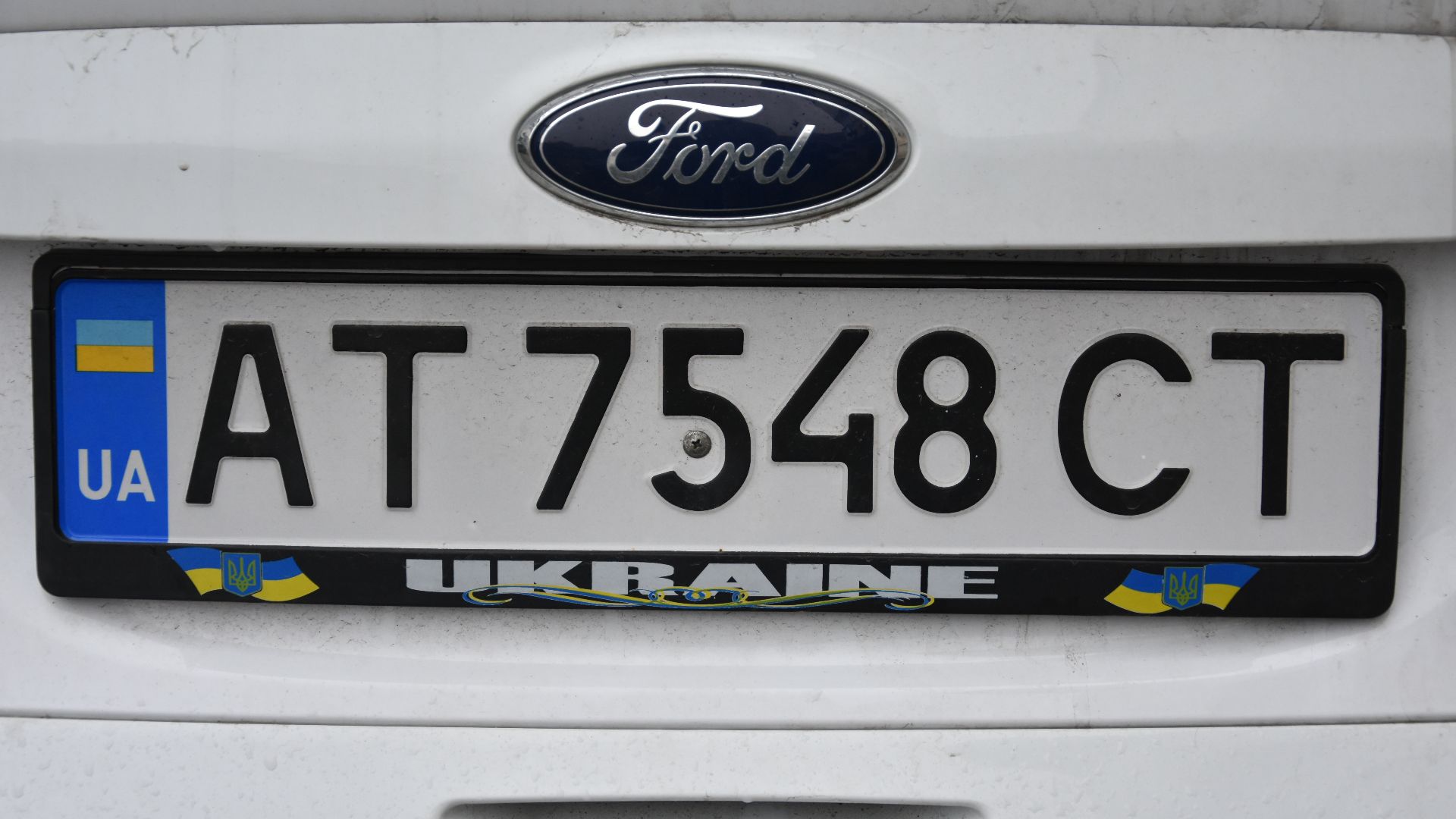 10 countries with the ugliest license plates & 10 with the best