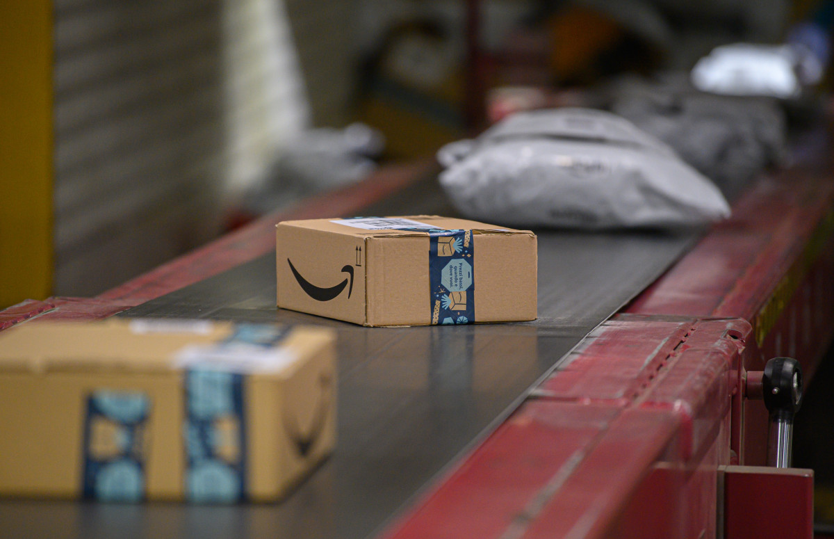 Amazon is selling a pair of 5-pound dumbbells for just $11