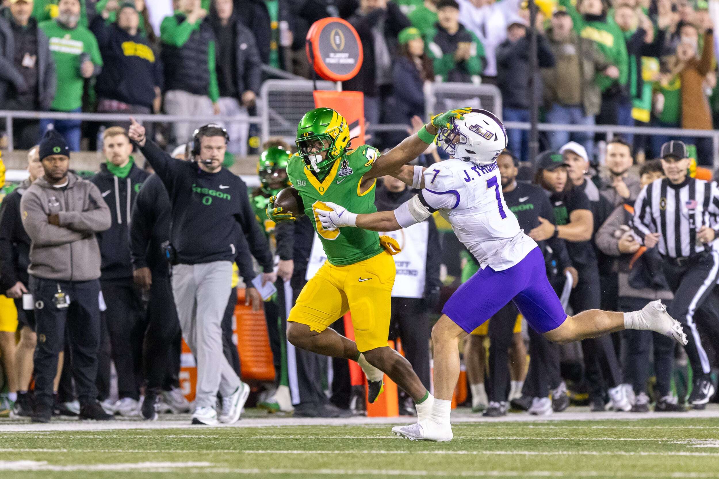 Oregon running back Jordon Davison expected to be in 'good shape' for ...