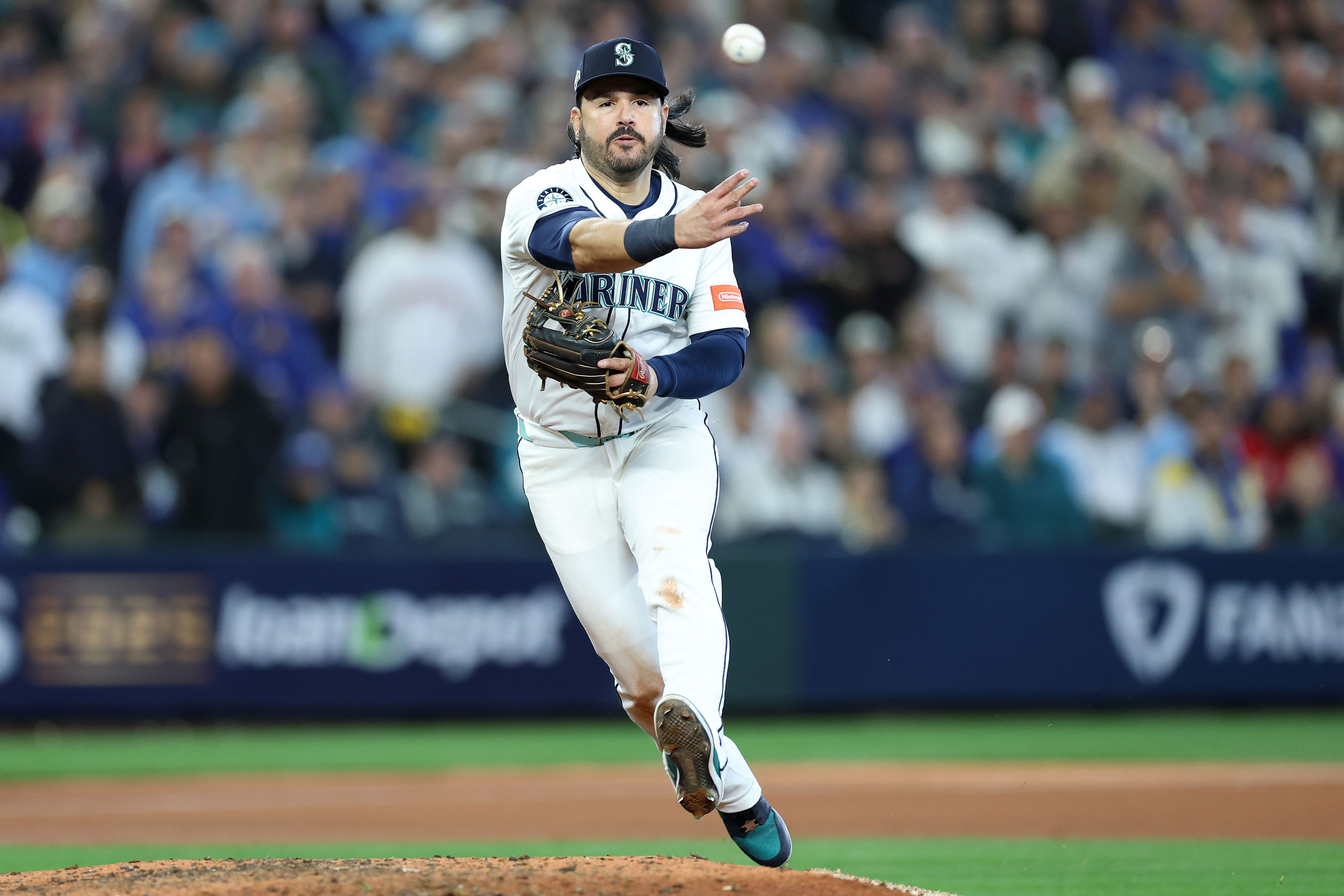 Mariners weigh Suárez reunion after Murakami miss