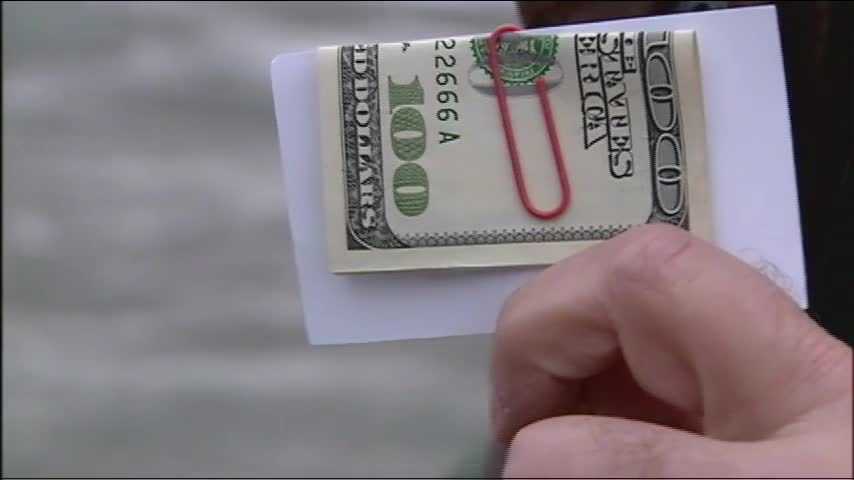 KCCI archives: Secret Santa brightens holidays by handing out $100s in ...