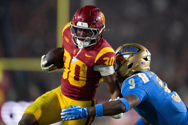 Notre Dame pauses long-standing rivalry with USC, adds BYU to 2026 schedule