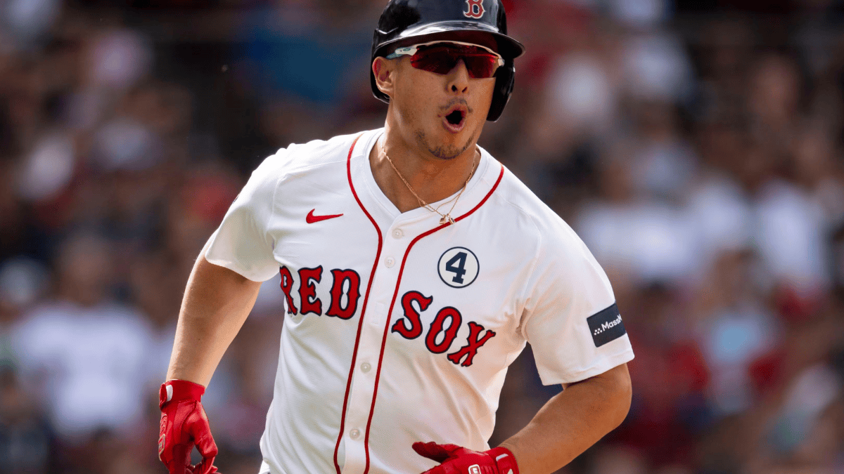 MLB: Mariners fortify roster with experienced Red Sox utility player