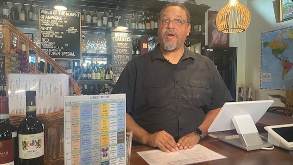 Small-town charm boosts holiday sales in Summerville's bustling ...