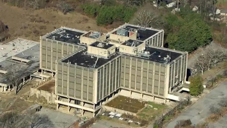 Real-life 'Stranger Things': Girl who went to explore Hawkins Lab site ...