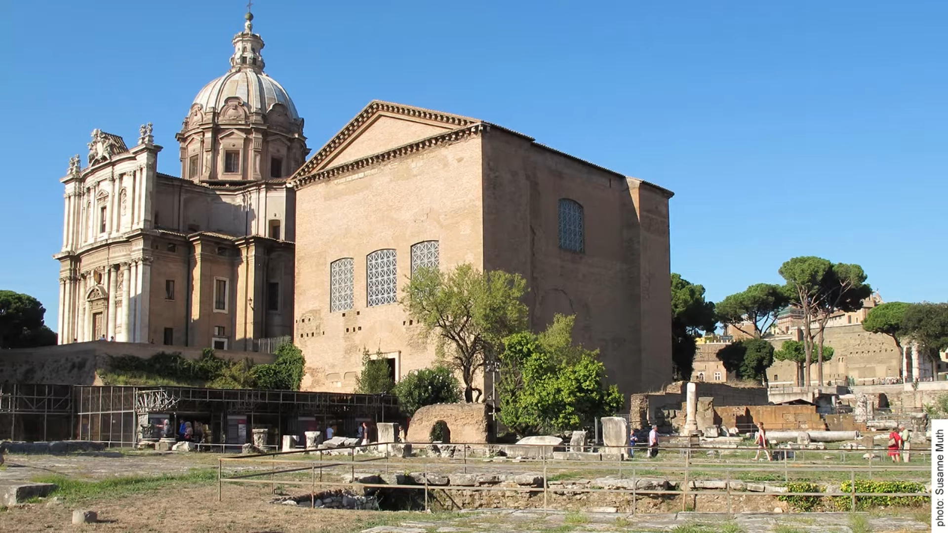 The Roman Forum in the age of Augustus: Caesar's funeral and the birth ...