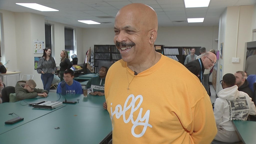 Philadelphia musician Bill Jolly giving the gift of music to students ...