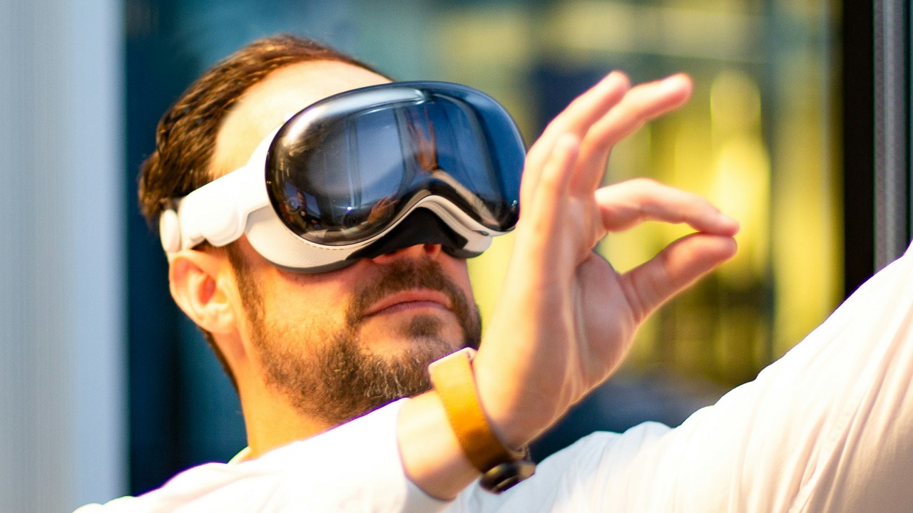 Apple’s SHARP turns any photo into a 3D scene in