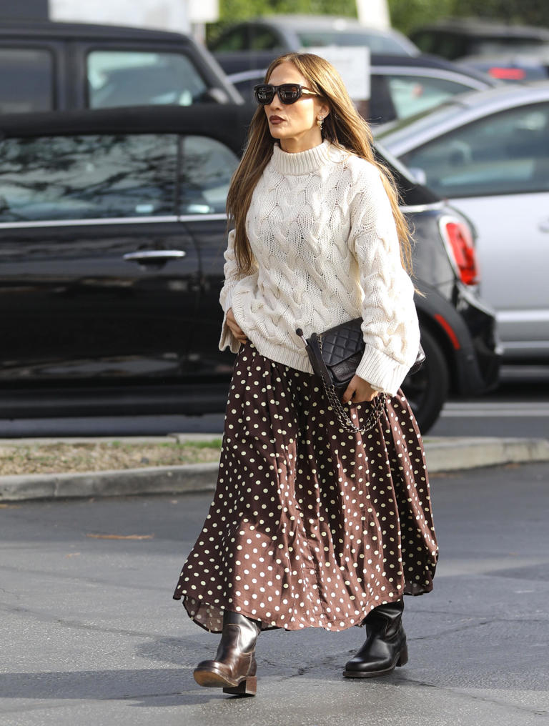 Exes Jennifer Lopez and Ben Affleck reunite for holiday shopping trip ...