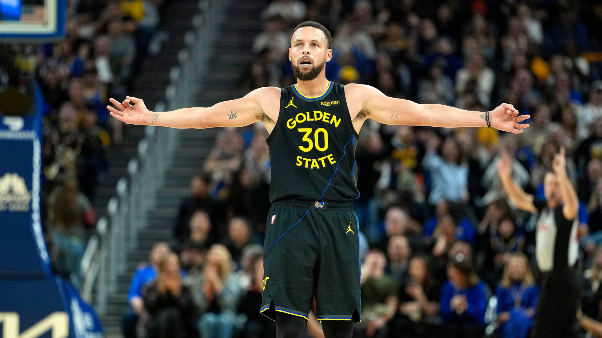 Stephen Curry steps back into familiar territory with latest sneaker choice