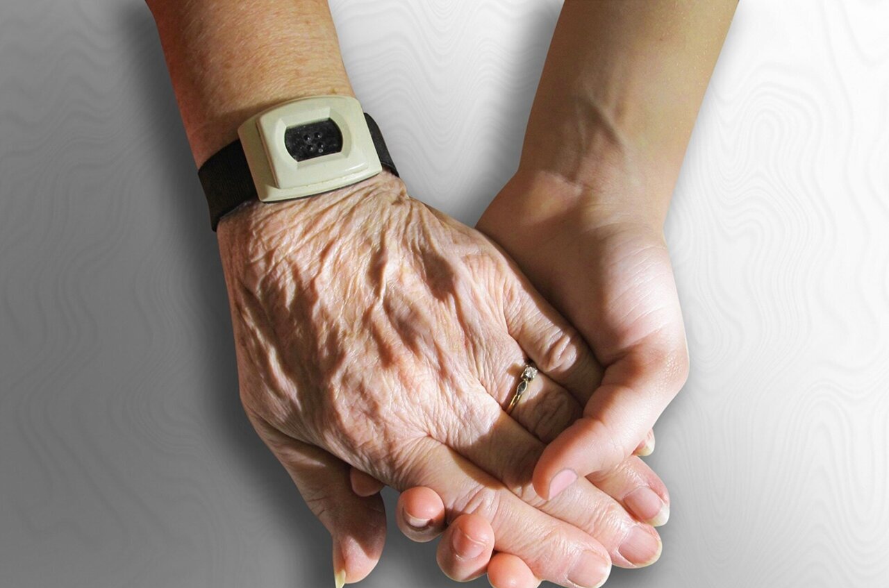 A urine-based biological aging clock: Machine learning and microRNA ...