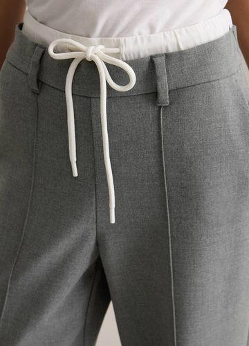 Die Two-in-one-Hose ist der coolste Hosentrend für den Frühling 2026