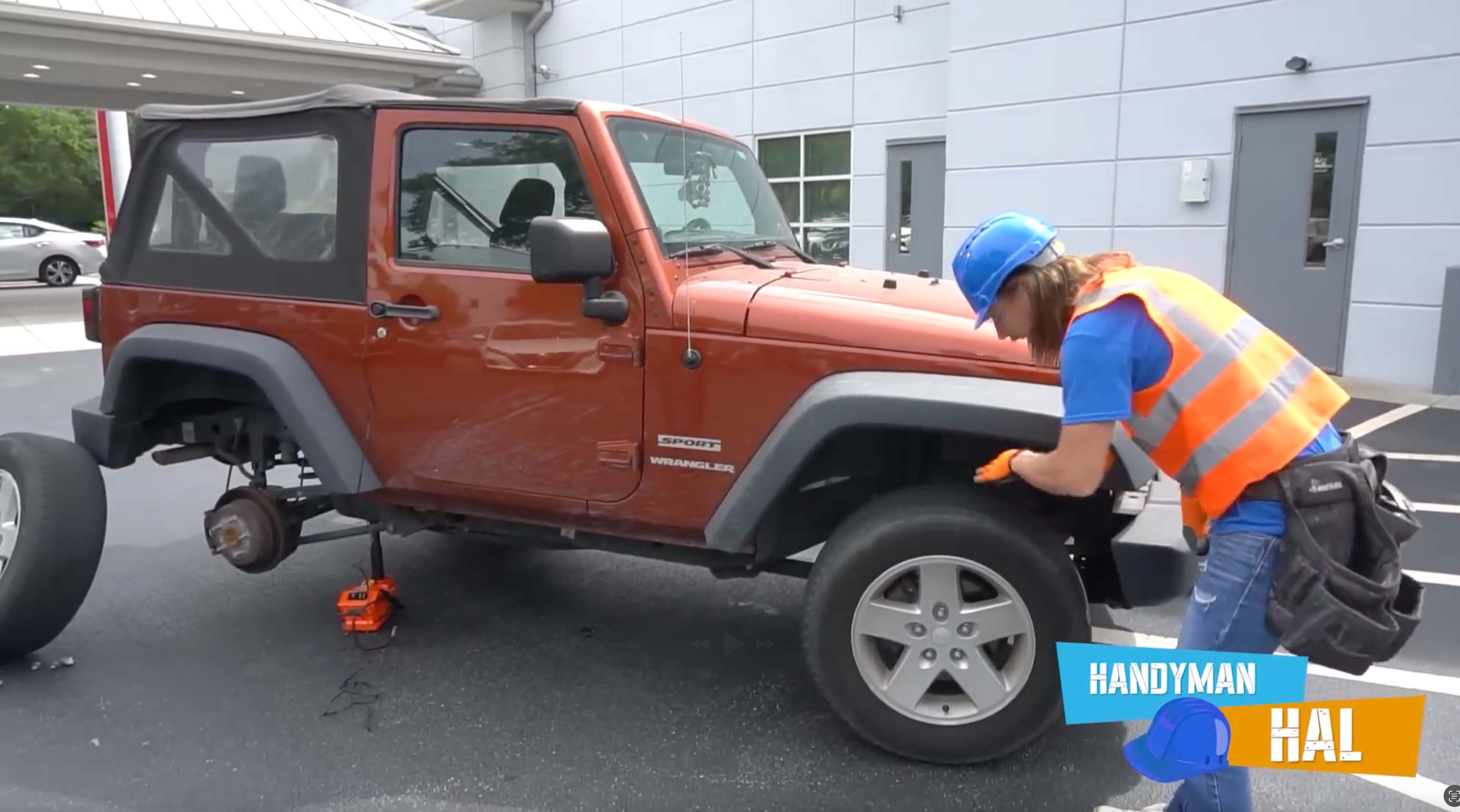 Cars for kids Handyman Hal fixes a Jeep