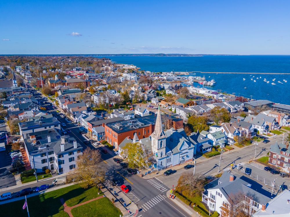 17 historic New England towns close to Boston for a calm escape