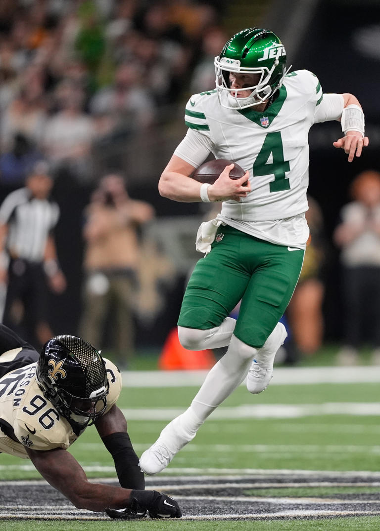 Brady Cook getting third straight start for Jets against Patriots in ...