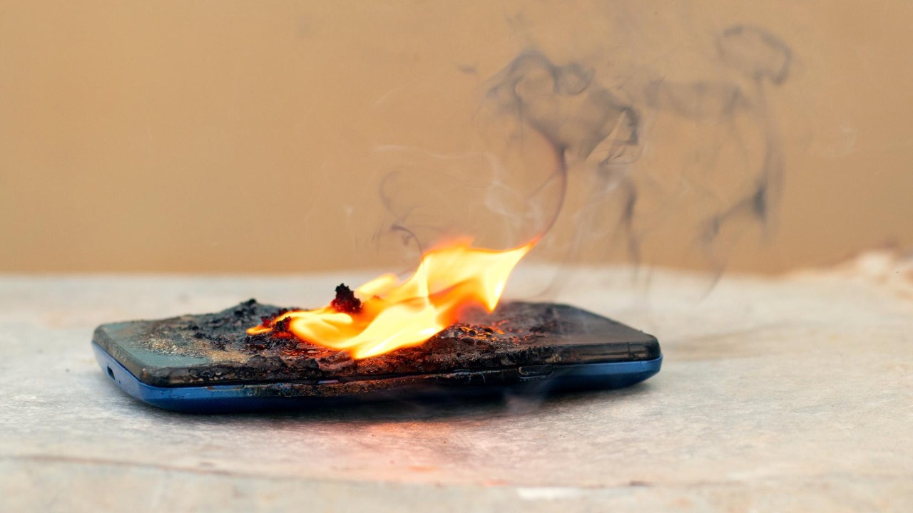 Scientists crack hidden battery fracture that boosts fire risk