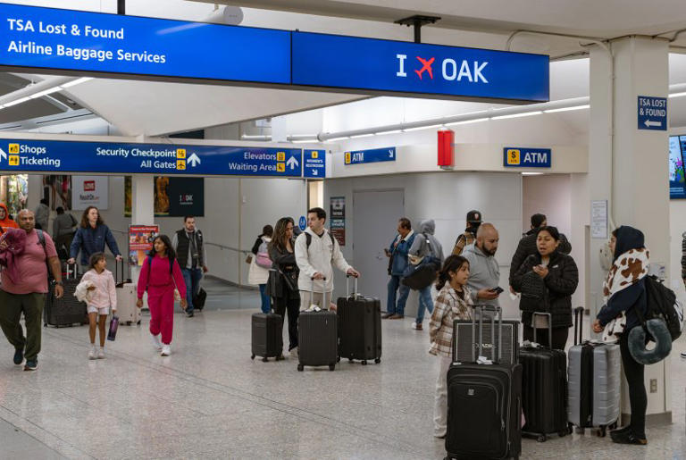 Meet you at the gate: OAK airport guest pass allows non-ticketed ...