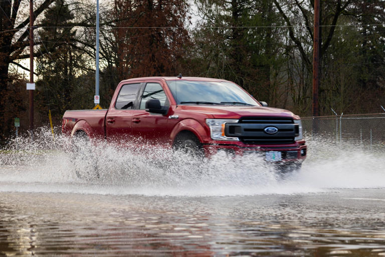 Portland flood waters recede Saturday after close calls Friday morning
