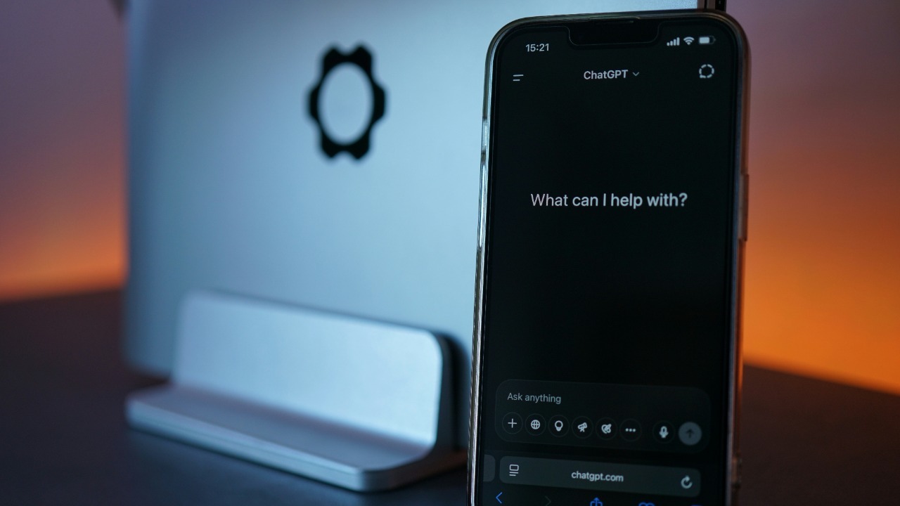 Don't fight AI, collaborate with it: The playbook that works
