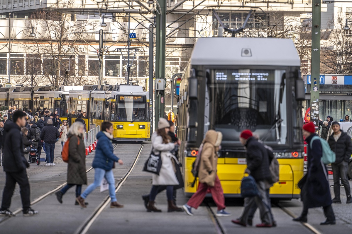 BVG tüftelt weiter an ihren Straßenbahnen – Fahrgäste werden es sofort ...