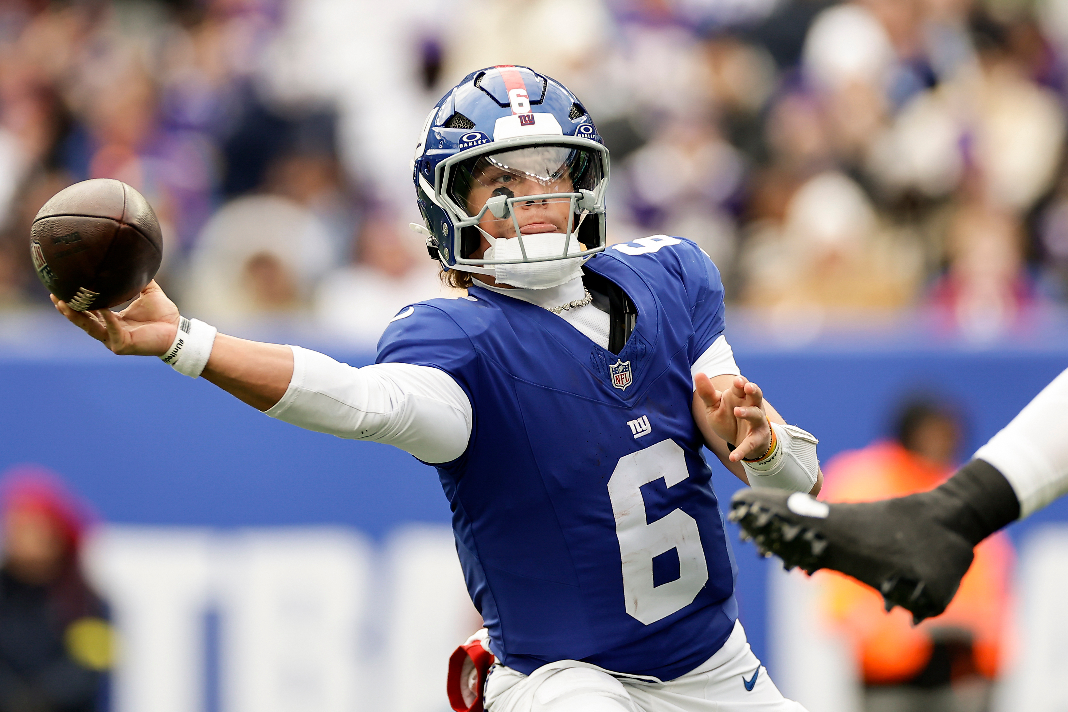 Jaxson Dart has his least productive NFL start in the Giants' ninth ...