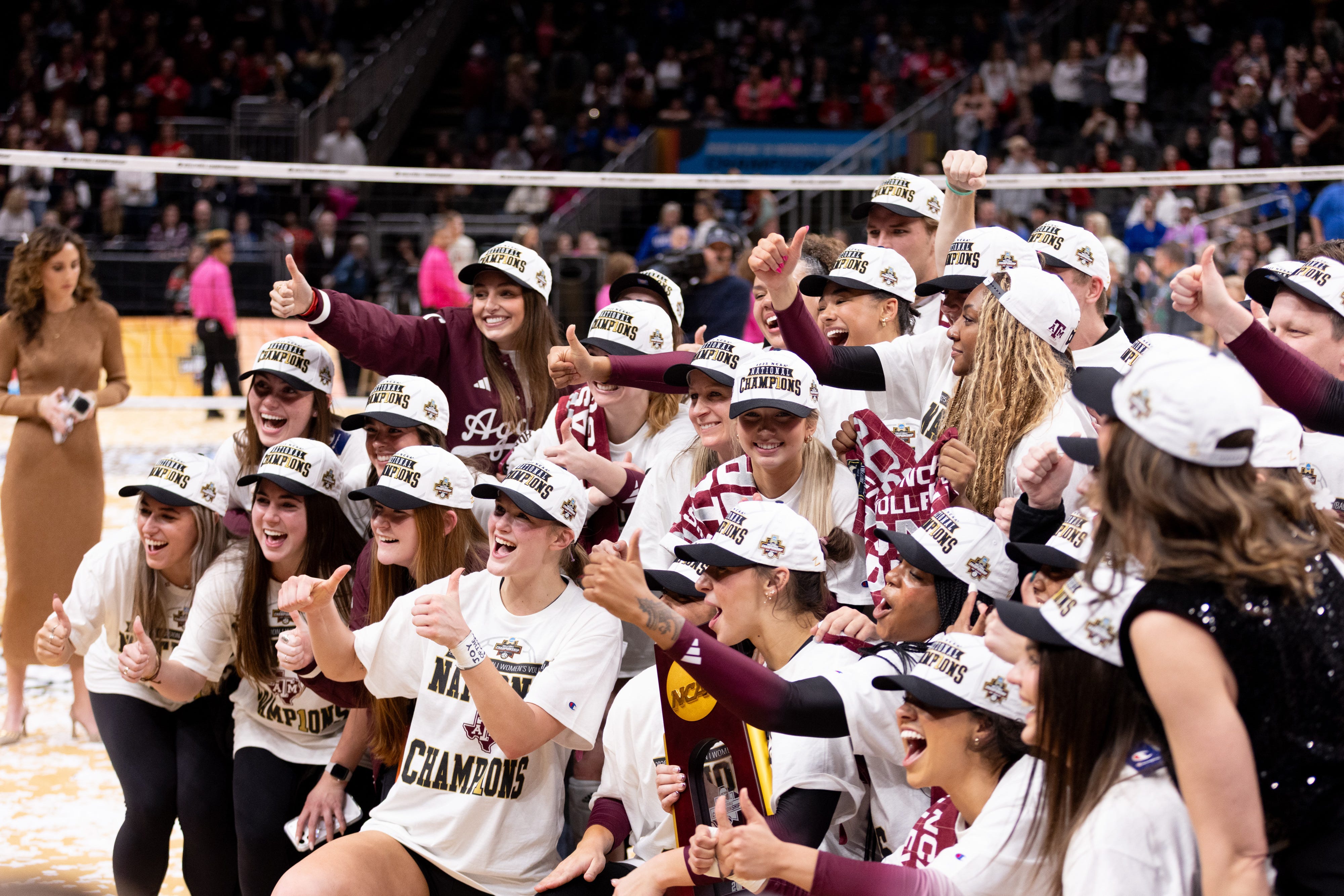 Watch the 12th man welcome the Aggies home after their national title