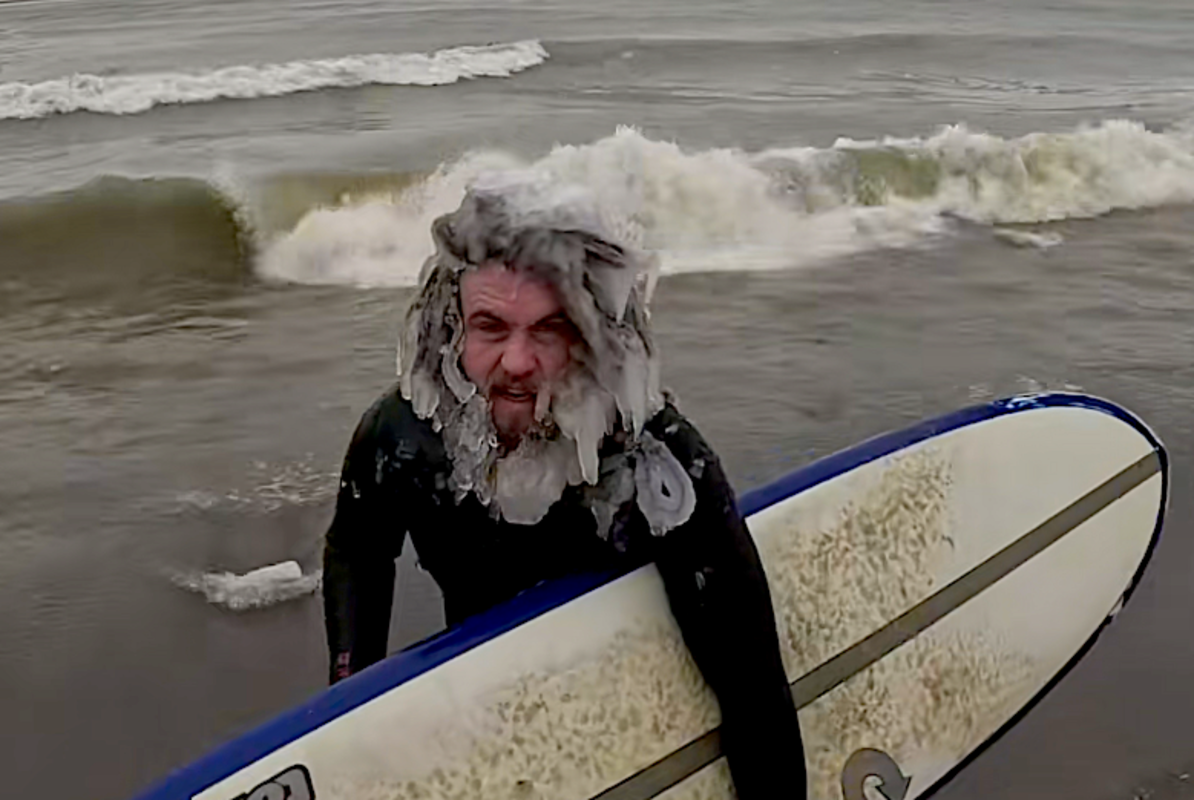 Slushie surf and '20ft waves' slam the Great Lakes (video)