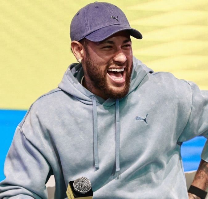 Neymar Jr. passa por cirurgia no joelho e recebe previsão de alta ...