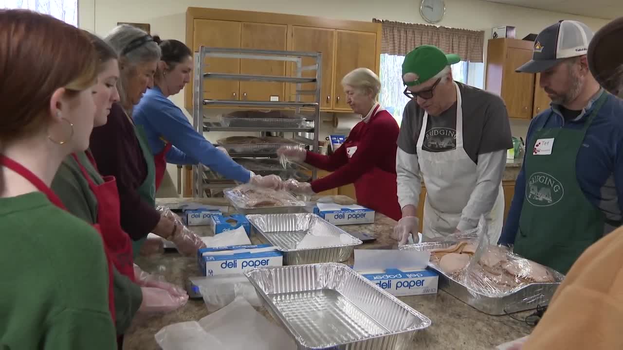 Bridging RVA preps 3,000 meals for annual Christmas dinner