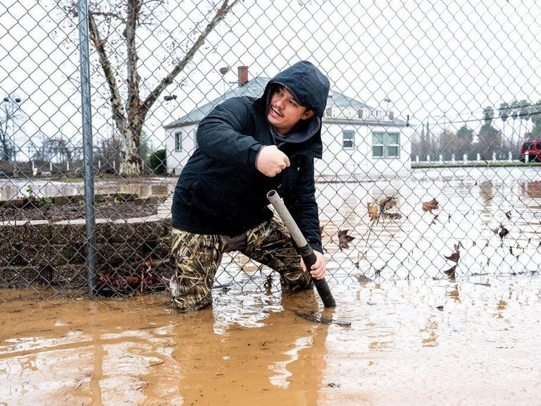 1 dead as atmospheric river brings flooding, mudslides, and up to 6 ...
