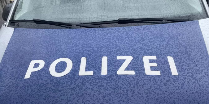 Lenker stürzte mit Firmenauto rund 100 Meter ab