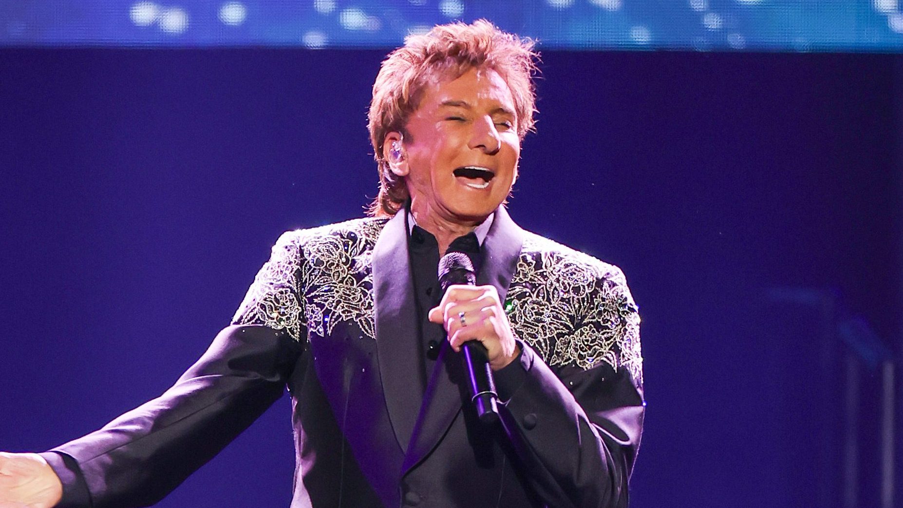 Barry Manilow’s health: Does the singer have lung cancer?