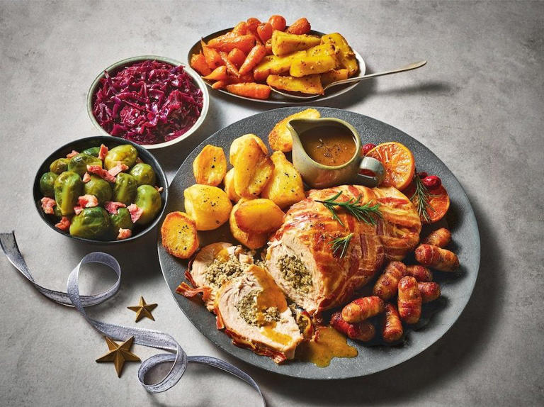 Iceland's £25 Christmas dinner box wins hearts