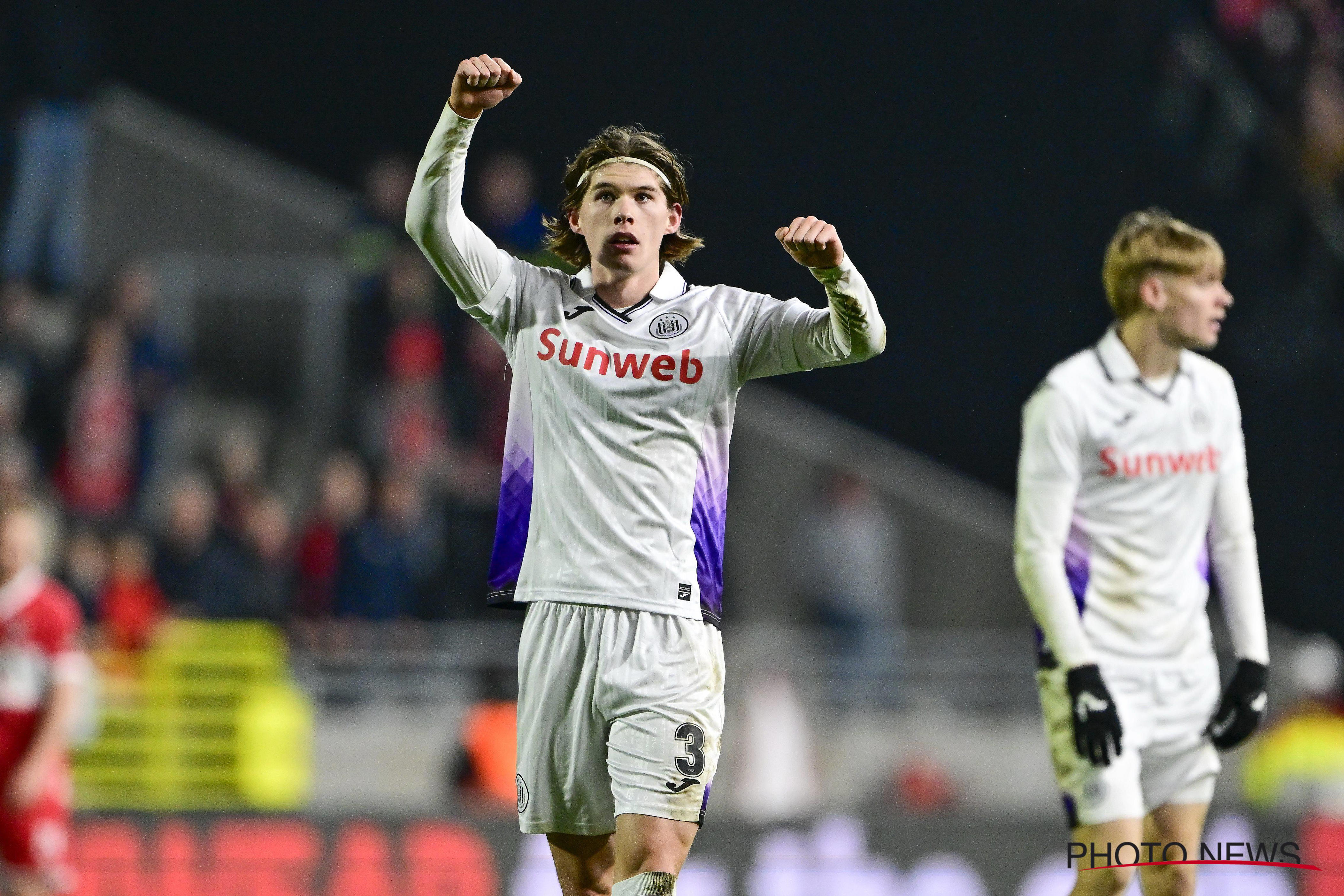 Hey zag verbetering gedurende wedstrijd: "Begonnen als team te spelen ...