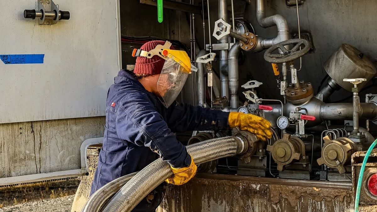 Energy Transfer suspends Lake Charles LNG project