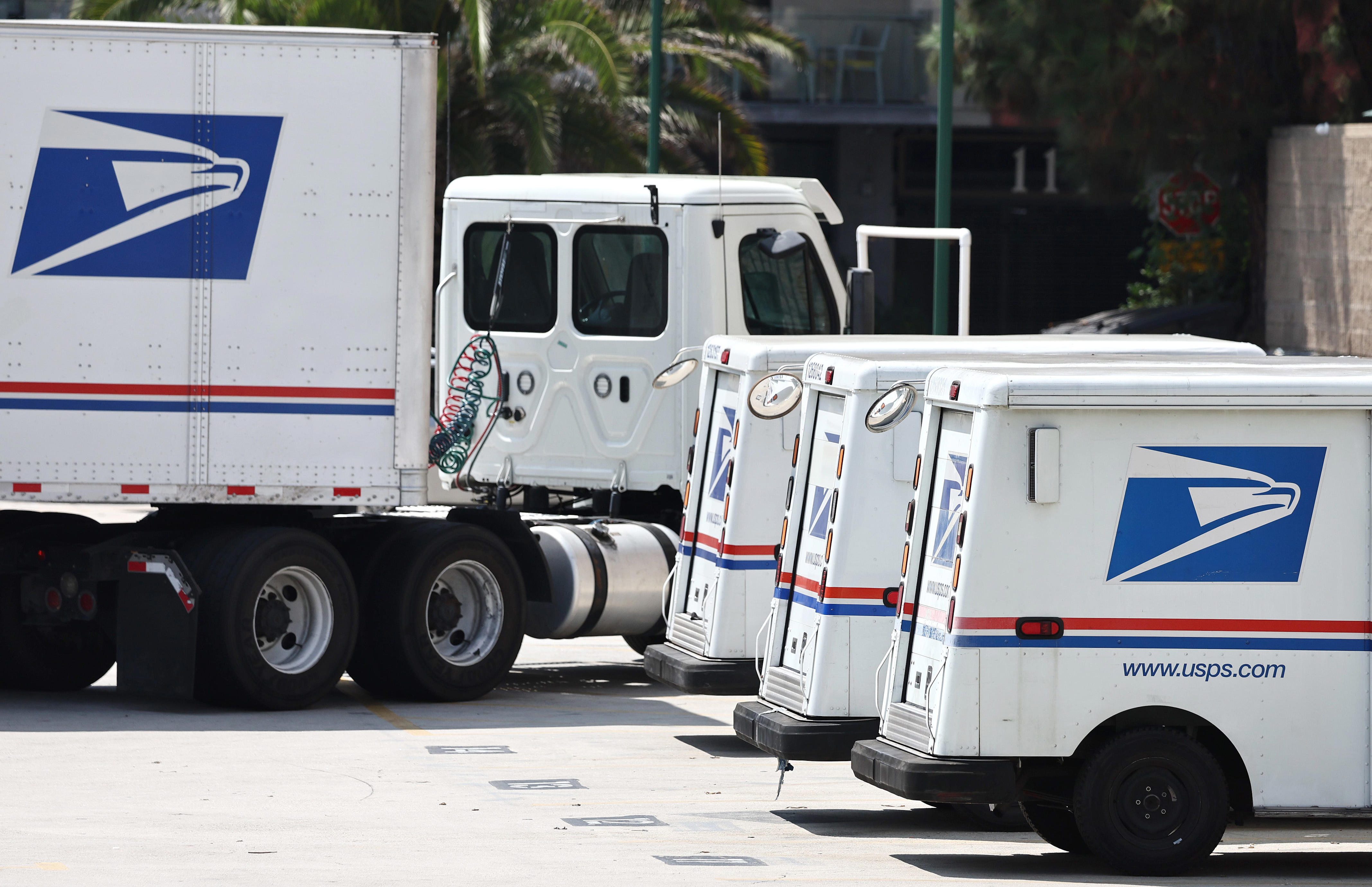 Brown Deer post office adds staff, Sunday delivery amid delays