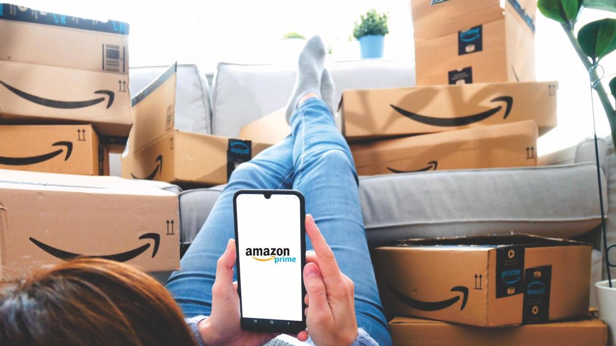 Amazon is selling a $2,100 Samsung Galaxy laptop for only $750