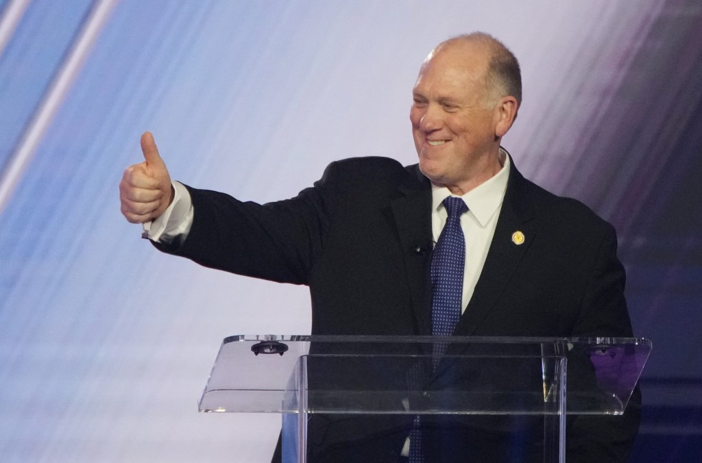 ICE rounds up over 1,000 illegal immigrants during two-week operation ...