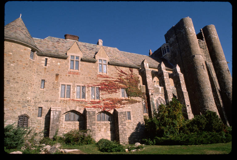 You probably had no idea this New England small town has a stunning ...